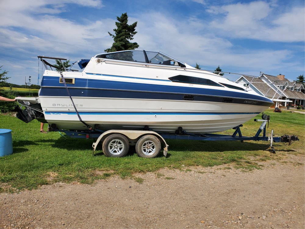 25 Foot Cabin Cruiser Bayliner Ciera
